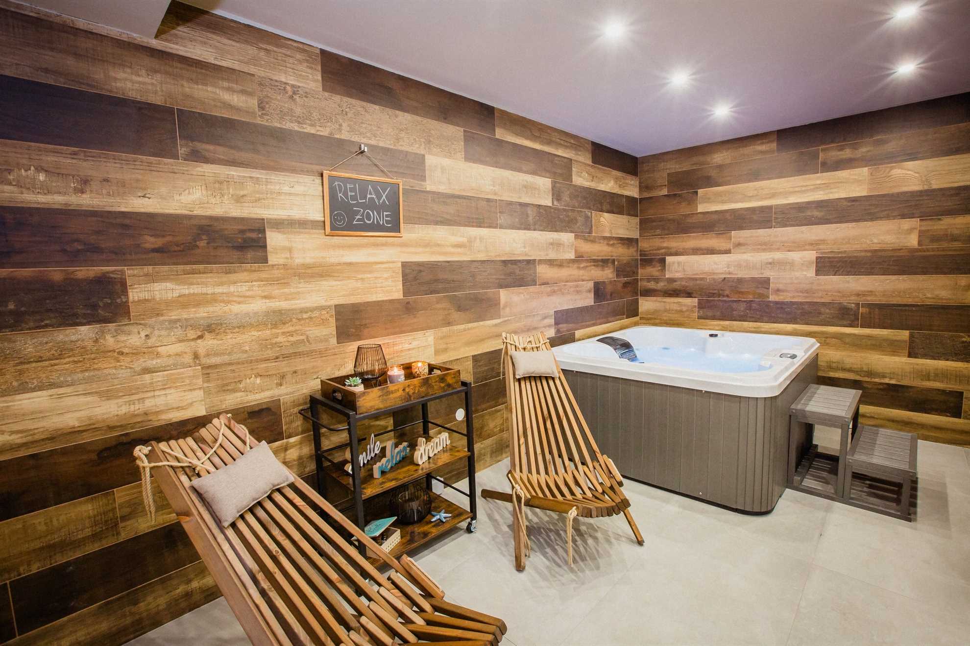 Luxury Villa Allure with heated pool, sauna, jacuzzi & gym for rent in ...